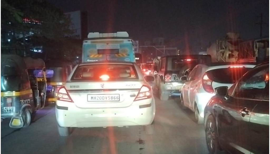 Pune: Traffic Police Enforce New Rules to Combat Congestion at Bhumkar ... Pune: Traffic Police Enforce New Rules to Combat Congestion at Bhumkar ...