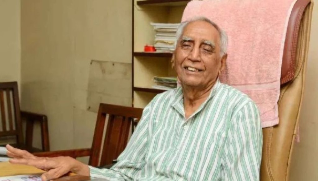 Pune: Baba Adhav Ends Hunger Strike After Meeting with Key Leaders; Uddhav Thackeray Targets ...