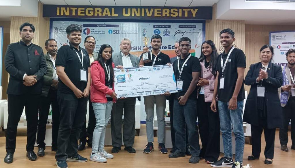 GHRCEM Students Win First Prize at Smart India Hackathon 2024 - Punekar News