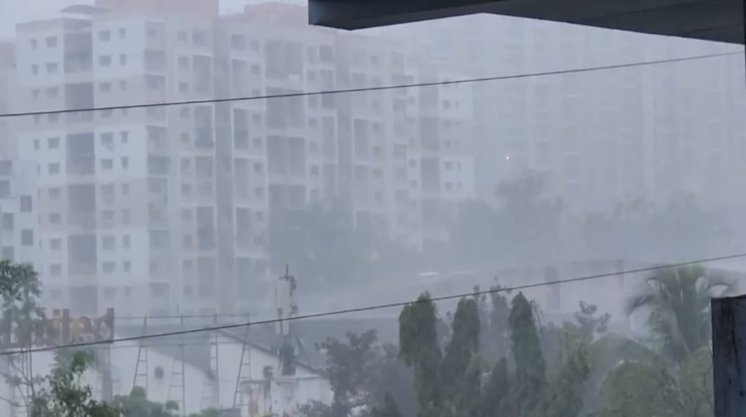 Heavy Rains Batter Pimpri Chinchwad: Power Outages, Waterlogging, and Tree Falls Reported ...