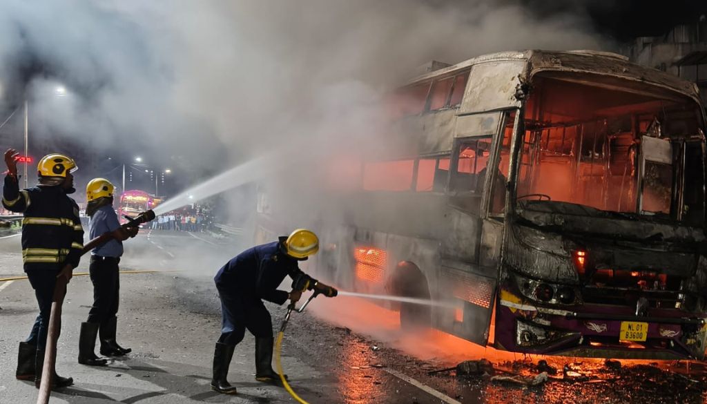 Pune: Bus Catches Fire on Mumbai-Bangalore Highway Near Narhe, Passengers Safe - Punekar News