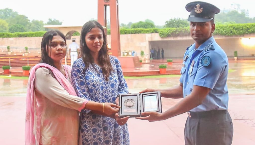 Squadron Leader Shantanu Basu Remembered at National War Memorial, Pune-based Family Attends ...