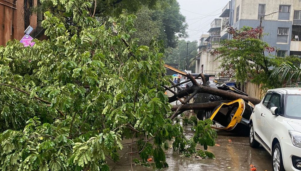 Heavy Rains Slow Down Traffic in Pune; Police Issue Advisory - Punekar News
