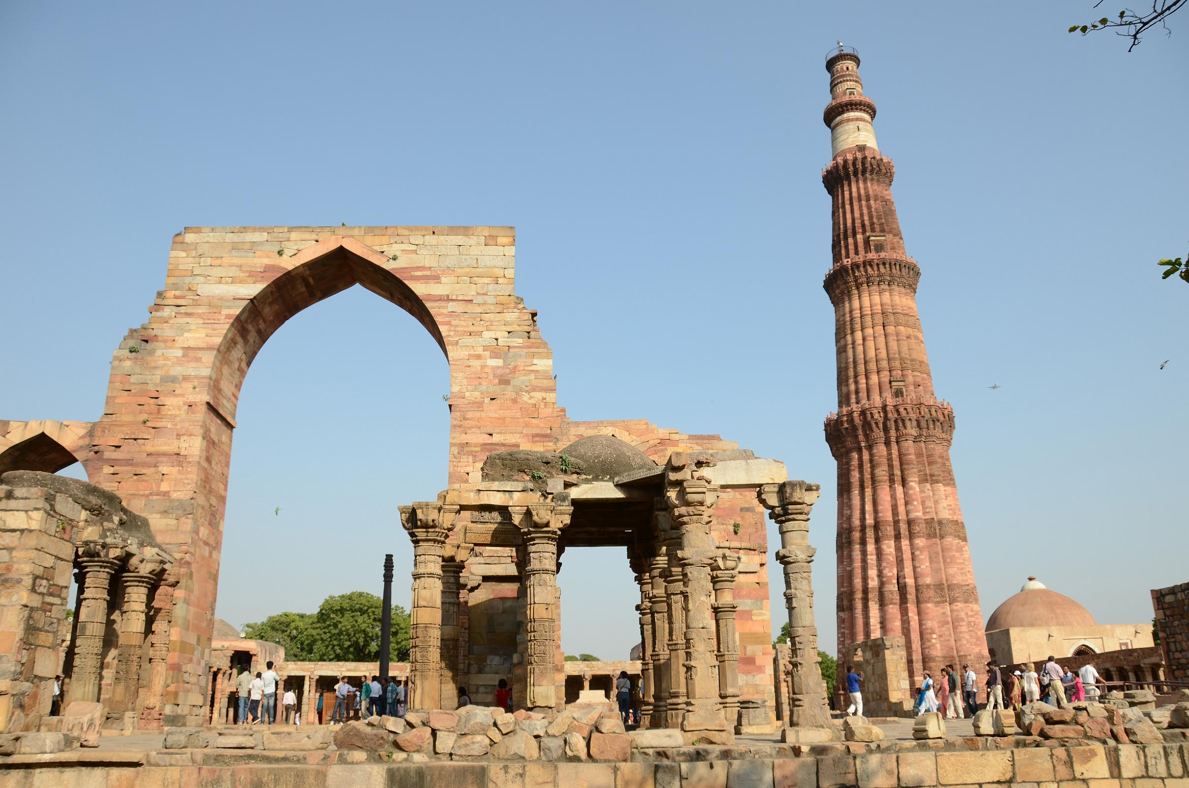 Tilting of Qutub Minar - Punekar News