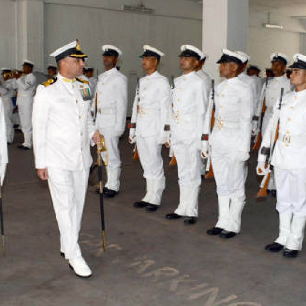 Commodore Sanjiv Issar takes over as Naval Officer-in-Charge, Andhra ...