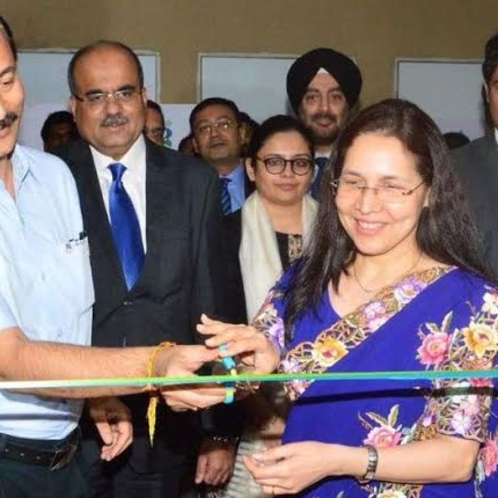 Standard Chartered launches Electronic Banking Centre at ATM in Pune ...