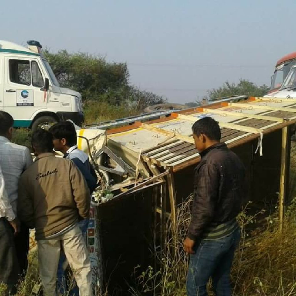 Dhule accident - Lives saved by Maharashtra Emergency Medical Services ...