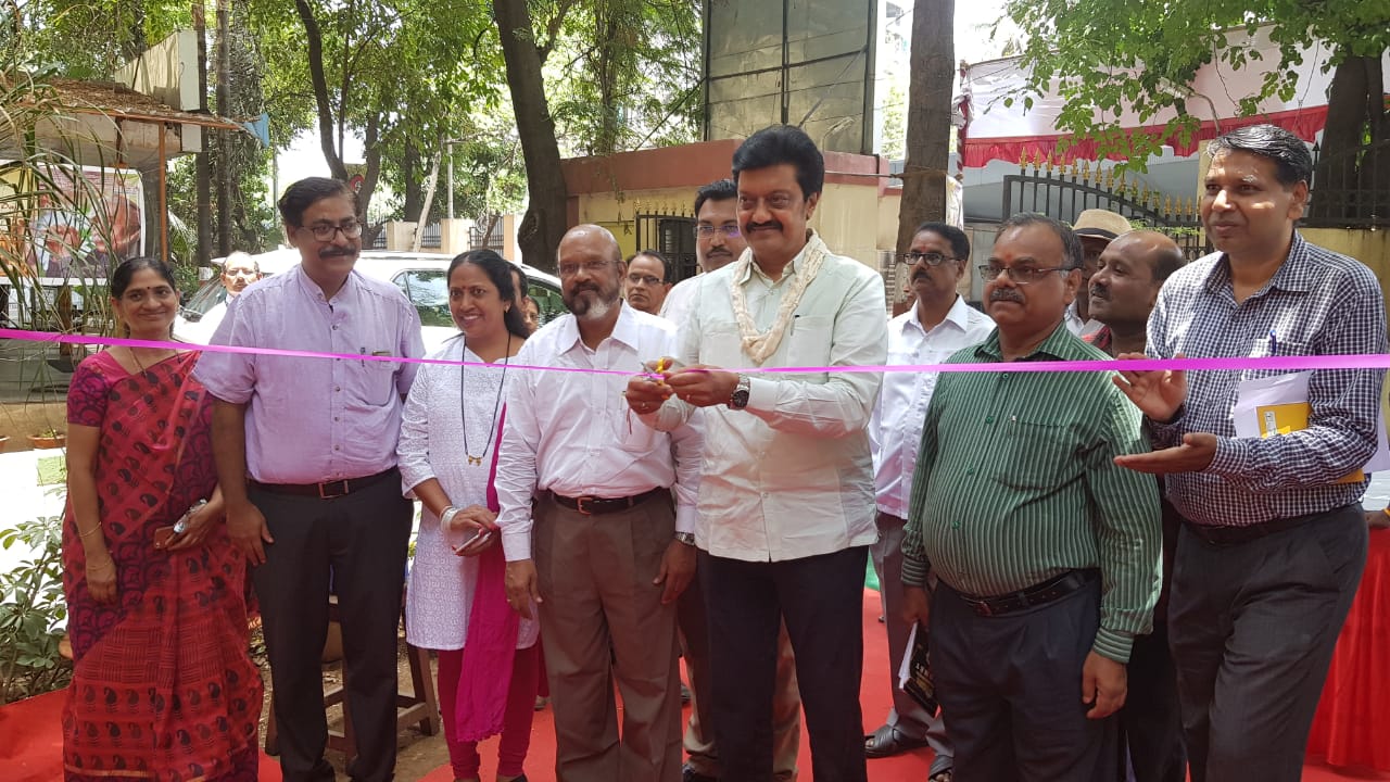 “World Honeybee Day” Central Bee Research & Training Institute (CBRTI ...