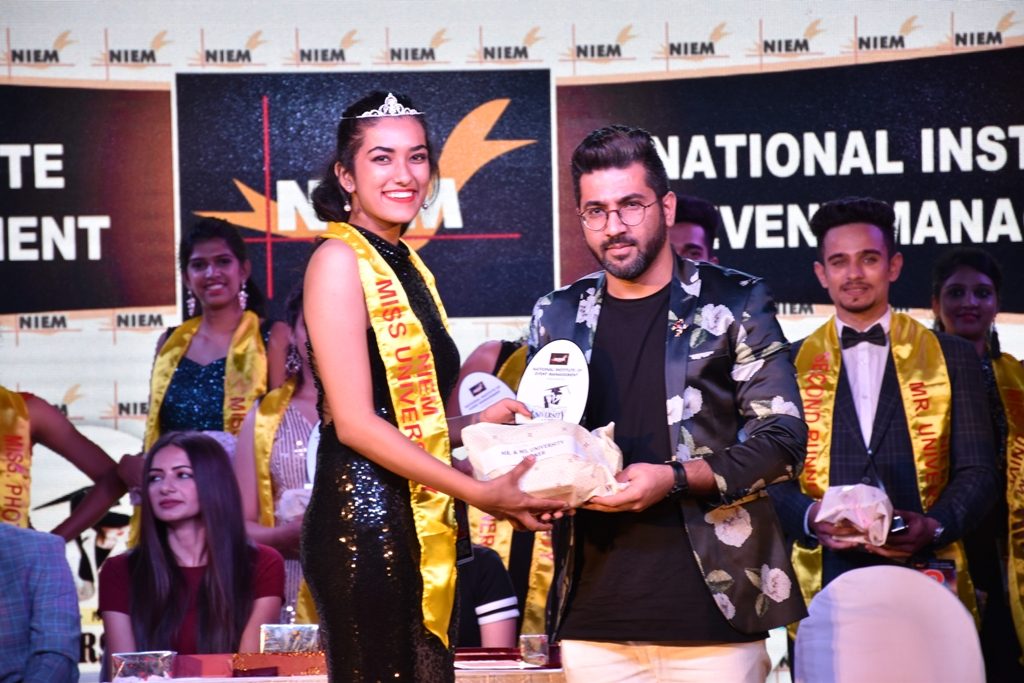 Pune Youth Celebrates 16th season of College Idol and Mr. & Ms ...