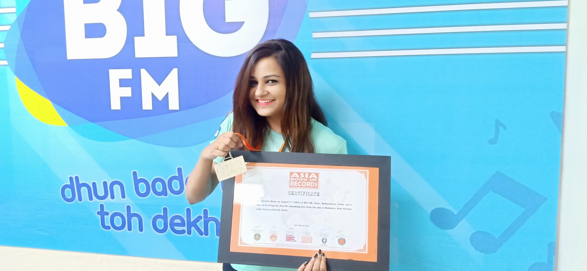 BIG FM SETS A UNIQUE RECORD IN THE ASIA BOOK OF RECORDS - Punekar News
