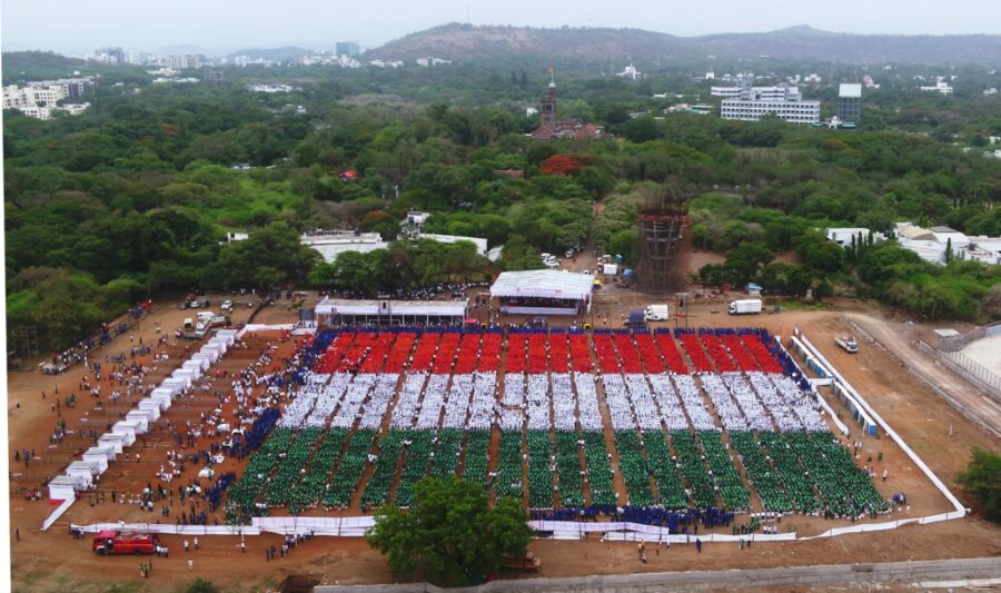 Pune University students create world record in distribution of Neem ...