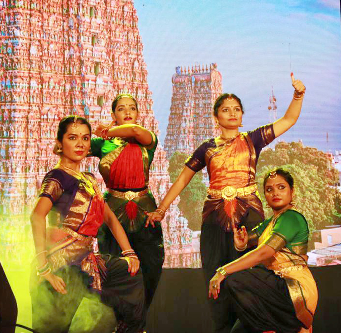 Unique experienced of Bengali dances and golden songs - Punekar News