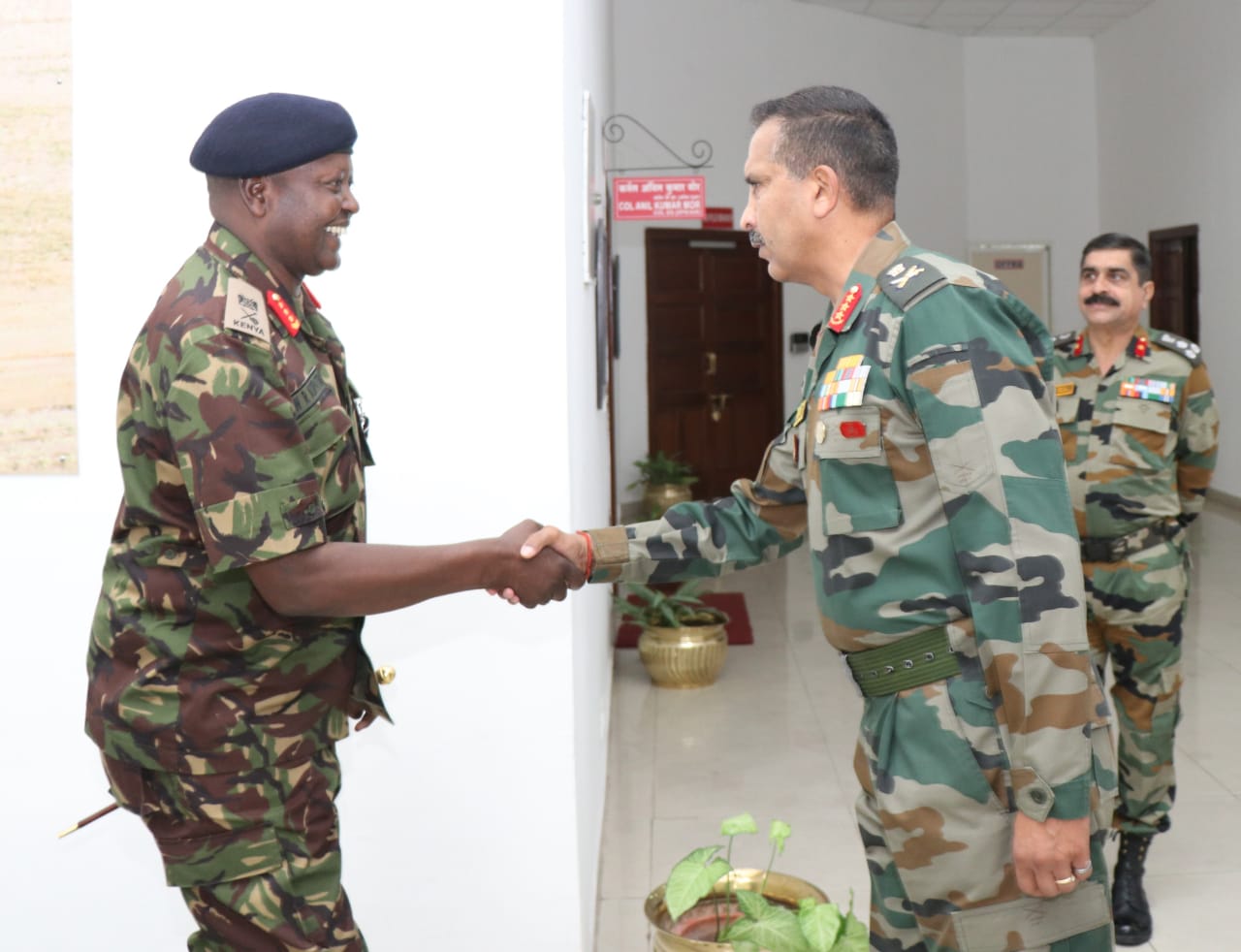 COMMANDER OF KENYAN ARMED FORCES VISITS SOUTHERN COMMAND - Punekar News