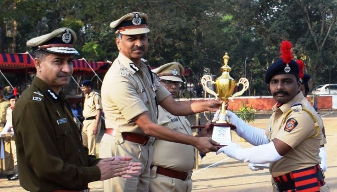 Pune : 206 cadets pass out from Maharashtra Police Wireless training ...