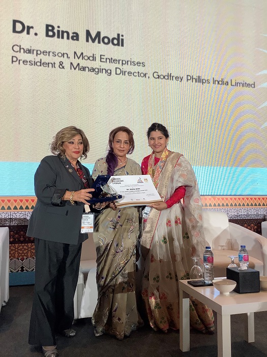 Dr. Bina Modi Receives Award of Excellence From the Egyptian Government ...