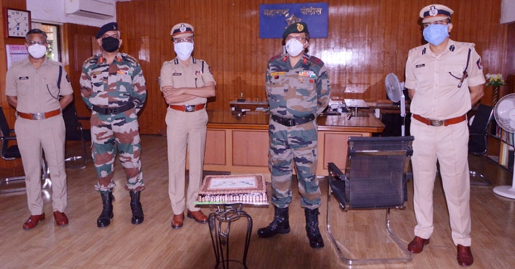COVID19: Indian Army Salutes Pune Police Corona Warriors - Punekar News