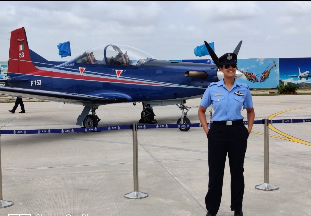 Antara Mehta becomes first woman fighter pilot from Maharashtra ...