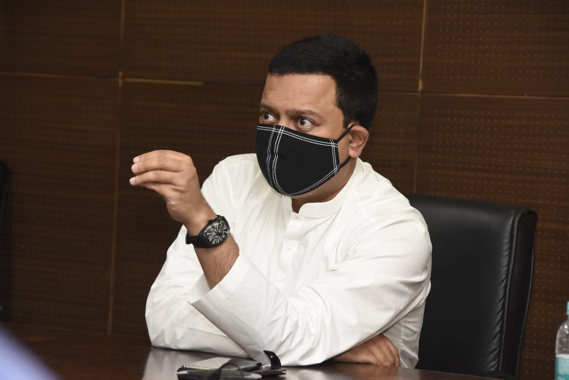 Pune: Former Minister Amit Deshmukh's Name Used To Cheat Man Of Rs 7 ...