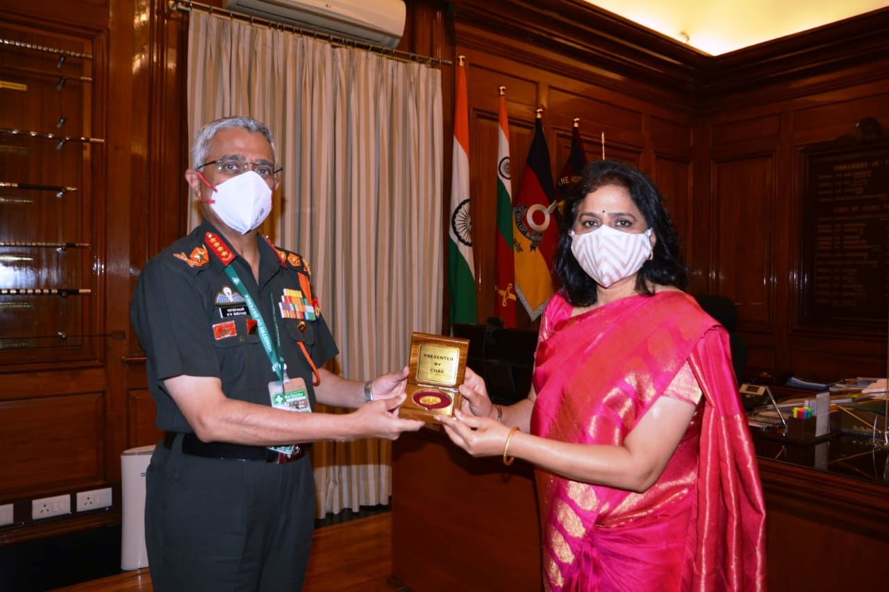 Dr Nirupama Kajla, IDAS, PCDA(O) Pune receives Commendation from Chief ...