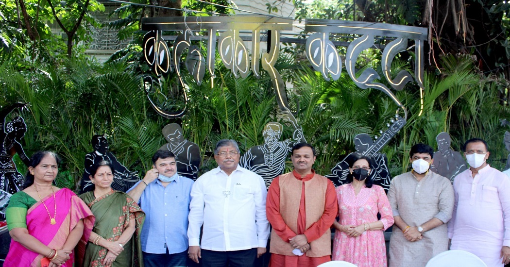 Pune: Goodluck Chowk Gets 'Artist Katta' To Inspire Budding Artists ...