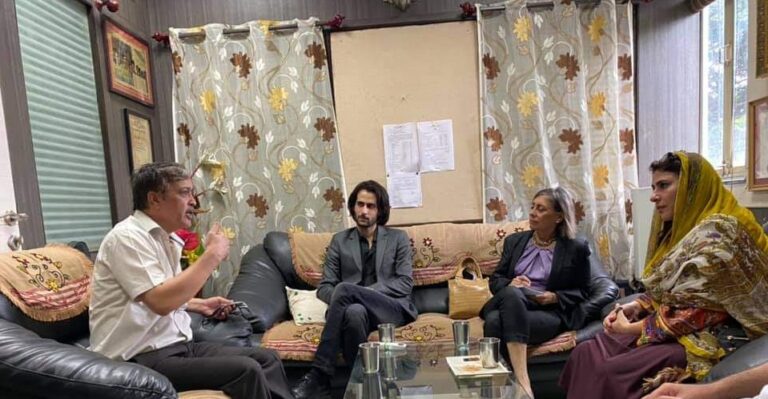 Former Afghanistan Consul General Zakia Wardak Meets Students In Pune ...