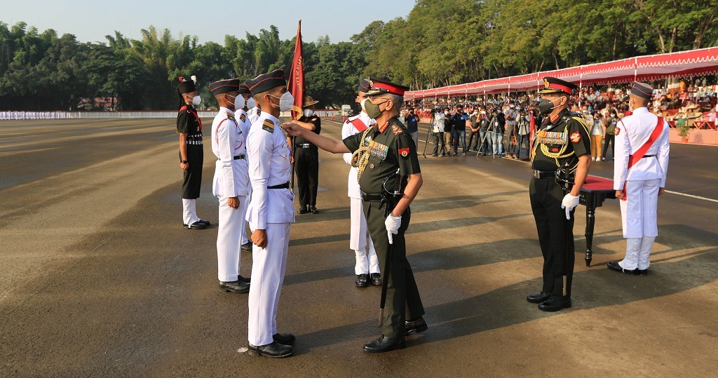 Pune: 305 Cadets Graduate From National Defence Academy, Army Chief ...