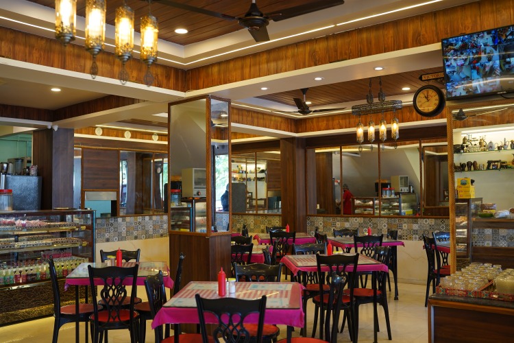 Cafe India Carries Forward The Legacy Of Irani Restaurants In Pune ...