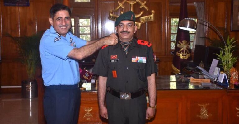 Pune: Param Vir Chakra Awardee Sub Maj Sanjay Kumar Becomes Instructor ...