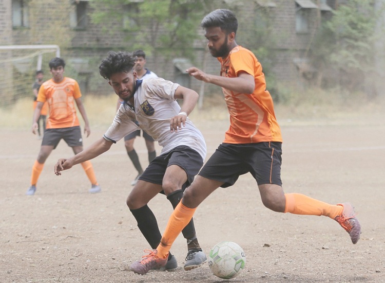 Football: Murhari steers UPSA to victory, Parshuramians ‘B’ struggle to ...