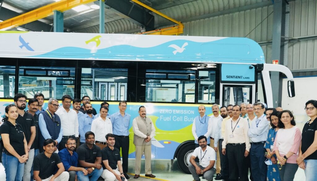 India’s first truly indigenously developed Hydrogen Fuel Cell Bus ...