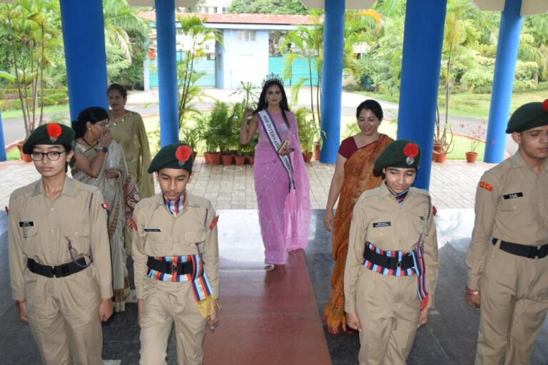 Miss International India 2023 Kashish Methwani Visits Her Alma Mater ...
