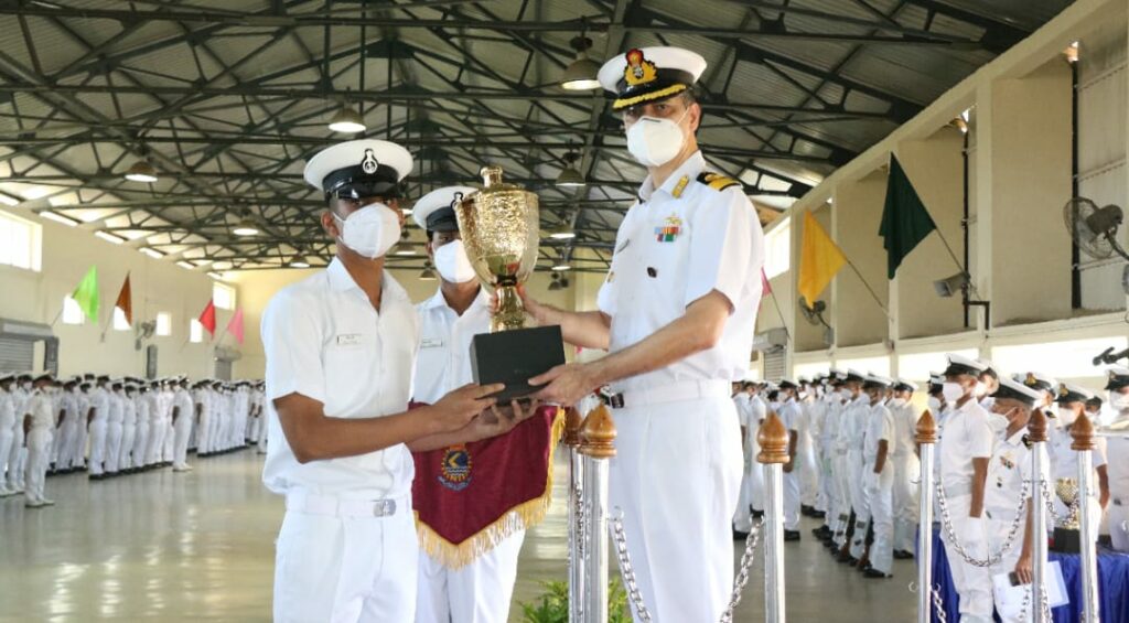 Pune: 204 Trainees Complete DEME Course From INS Shivaji - Punekar News