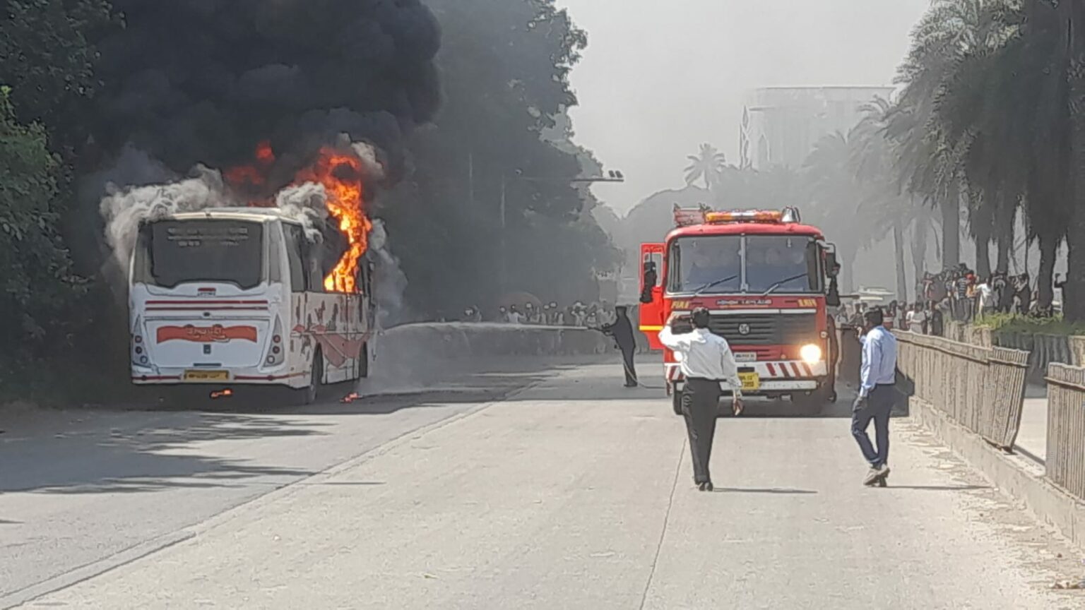 Pune: Shivshahi Bus Caught Fire At Yerwada; All 42 Passengers Safe, No Casualties Reported ...