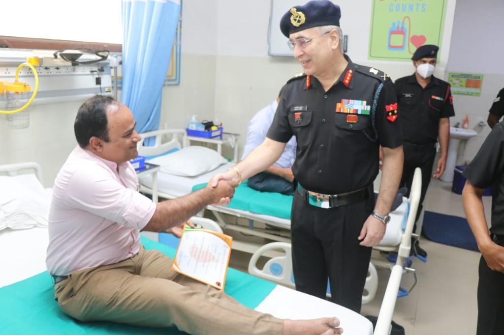 Pune: Massive Blood Donation Campaign By Southern Army Soldiers To Save ...