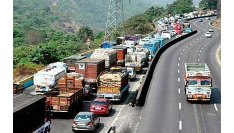 Pune: Crowds And Tourists In Lonavala Cause Traffic Jams At Borghat ...