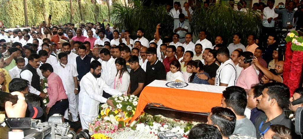 Pune: CM Eknath Shinde And Deputy CM Fadnavis Pay Respect To Late MLA ...
