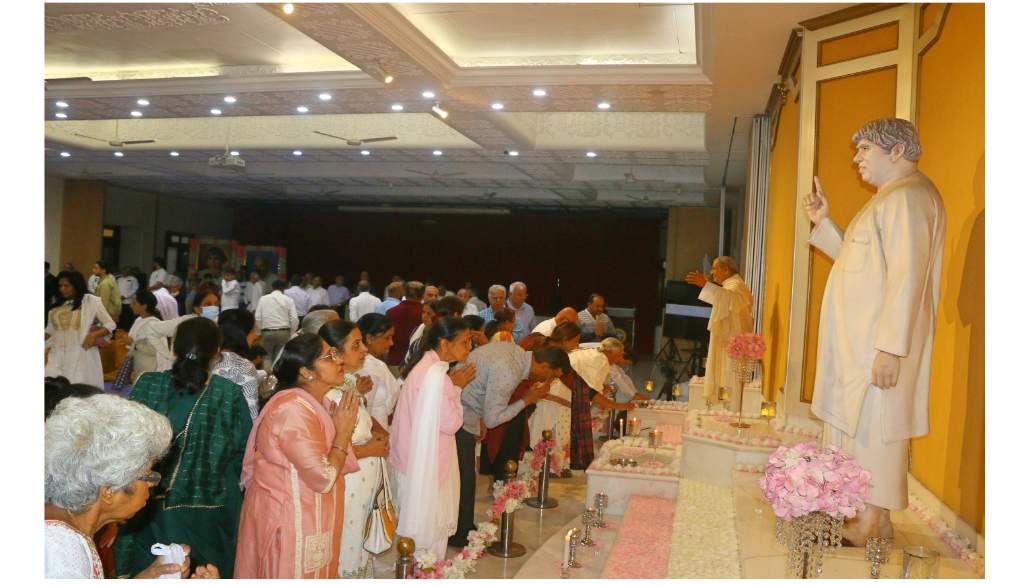 Pune: Sadhu Vaswani's 57th Anniversary Observed With Procession ...