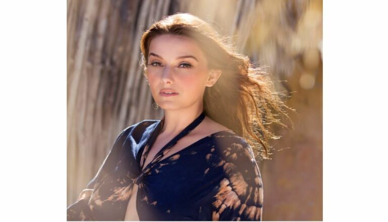 Rachel Ann Mullins to make her Bollywood debut with ‘Pathaan’ - Punekar ...