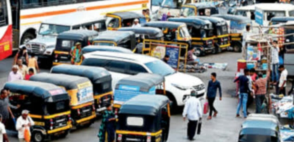 Pune: Unauthorised Stops Of Buses, Autorickshaws Resulting In Traffic Jam At Katraj Chowk ...