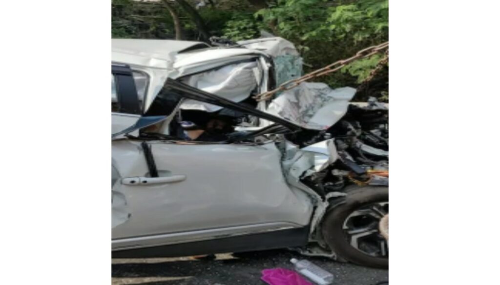 Tyre Burst Leads To Fatal Accident On Pune-Mumbai Expressway, 4 Persons ...