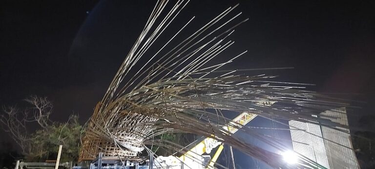 Pune: Iron Framework Collapses During Flyover Construction in Katraj ...