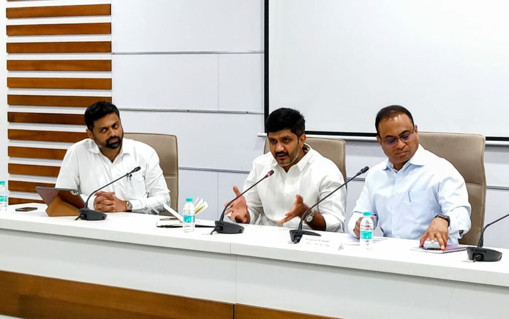 Pune: Collector Directs PMC, PWD, Cantonment Board To Address Traffic ...