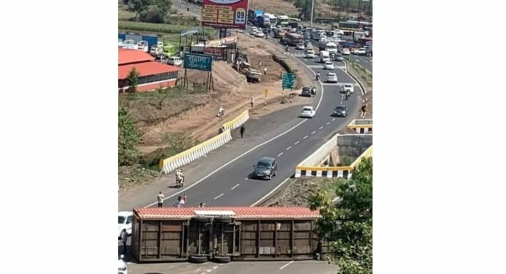 Trailer Overturns On Pune-Nashik Highway, Causes Traffic Jam For Four ...