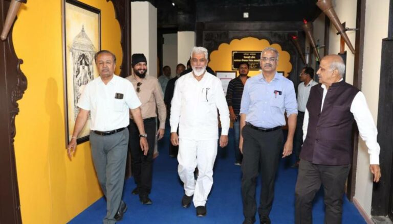 Pune: Dada Bhuse Visits Shivsrushti - Punekar News