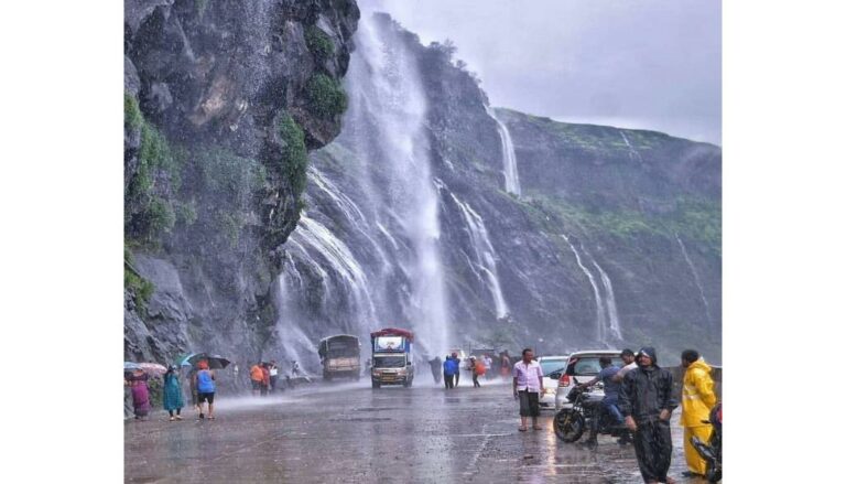 Red Alert for Konkan, Pune Ghats as IMD Warns of Extremely Heavy Rainfall; Light Rain in City ...
