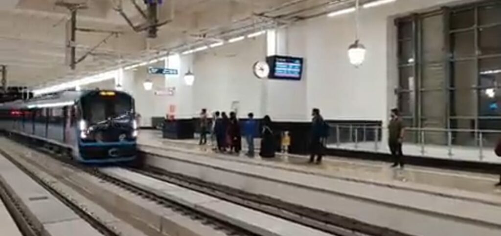 Another Record For Pune Metro, Over 96K Commuters Use Service On Sunday ...