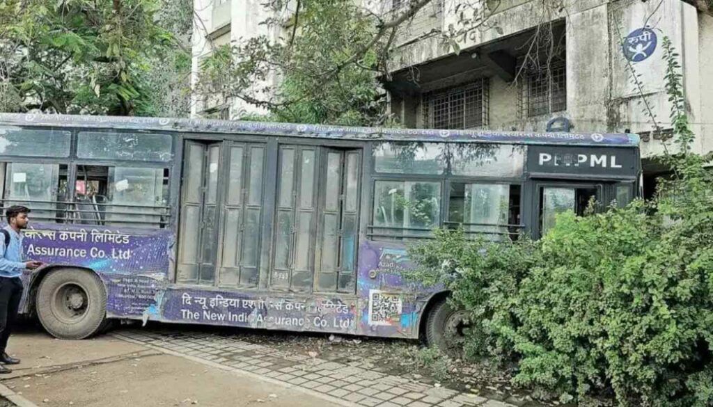 Pune : Accident To PMPML Bus On Karve Road, No Passenger Hurt - Punekar News
