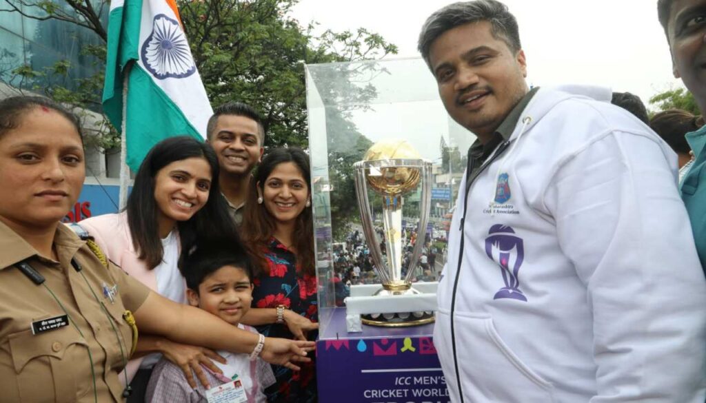 Pune Welcomes ICC Cricket World Cup Trophy with Enthusiasm - Punekar News