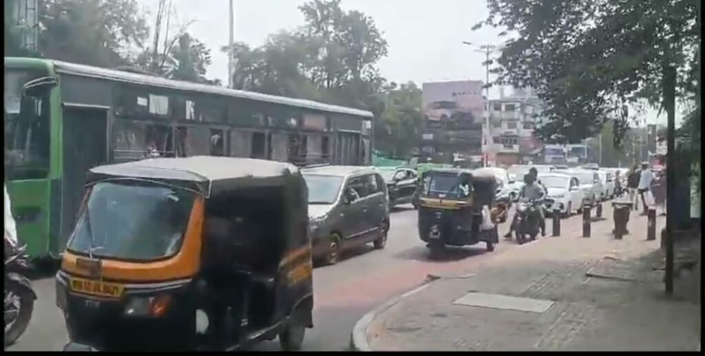 Pune: Drunken PMPML Bus Driver Hits 15 Vehicles On SB Road, Several Injured - Punekar News