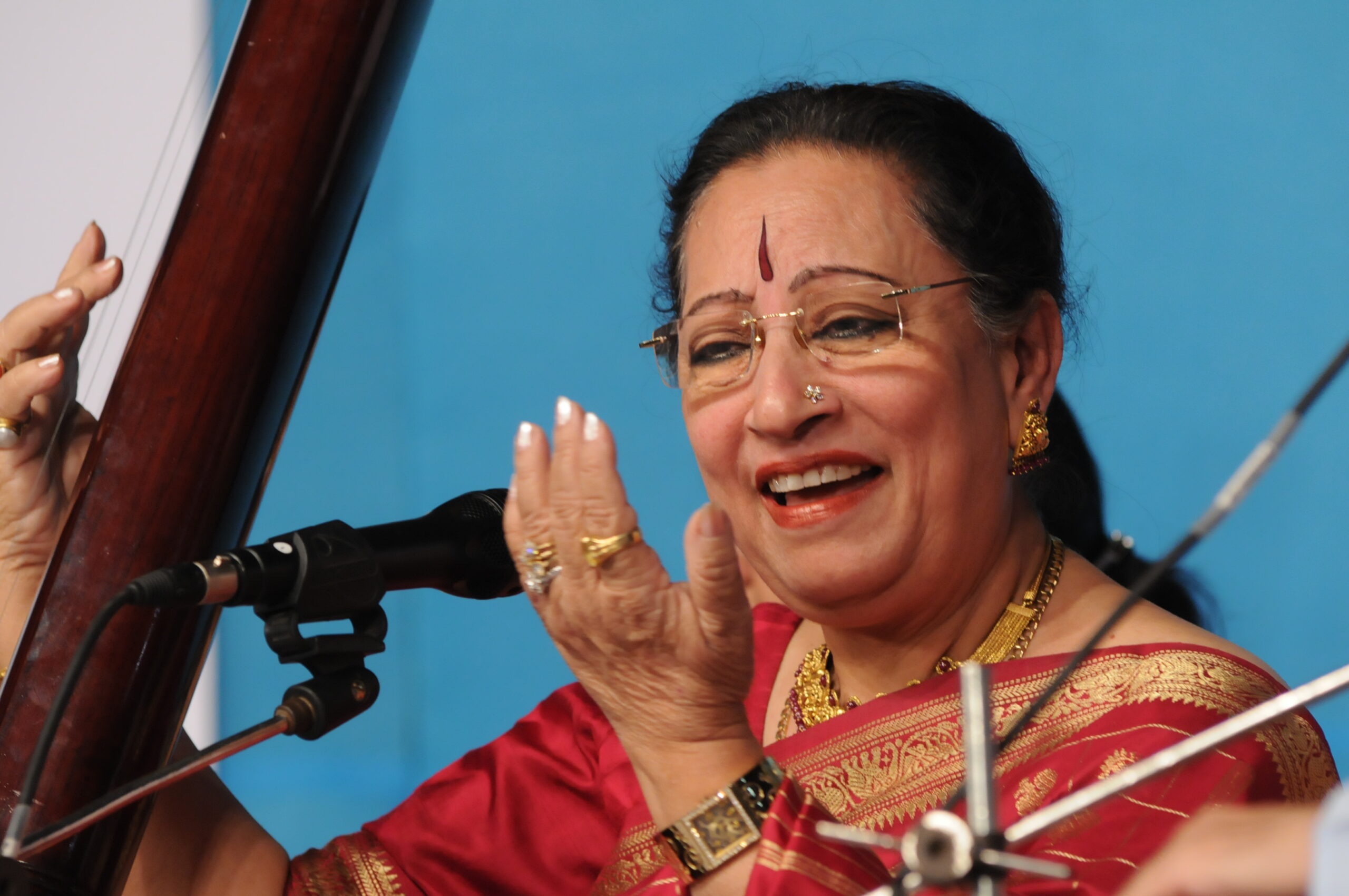 Vatsalabai Joshi Award for Begum Parveen Sultana - Punekar News